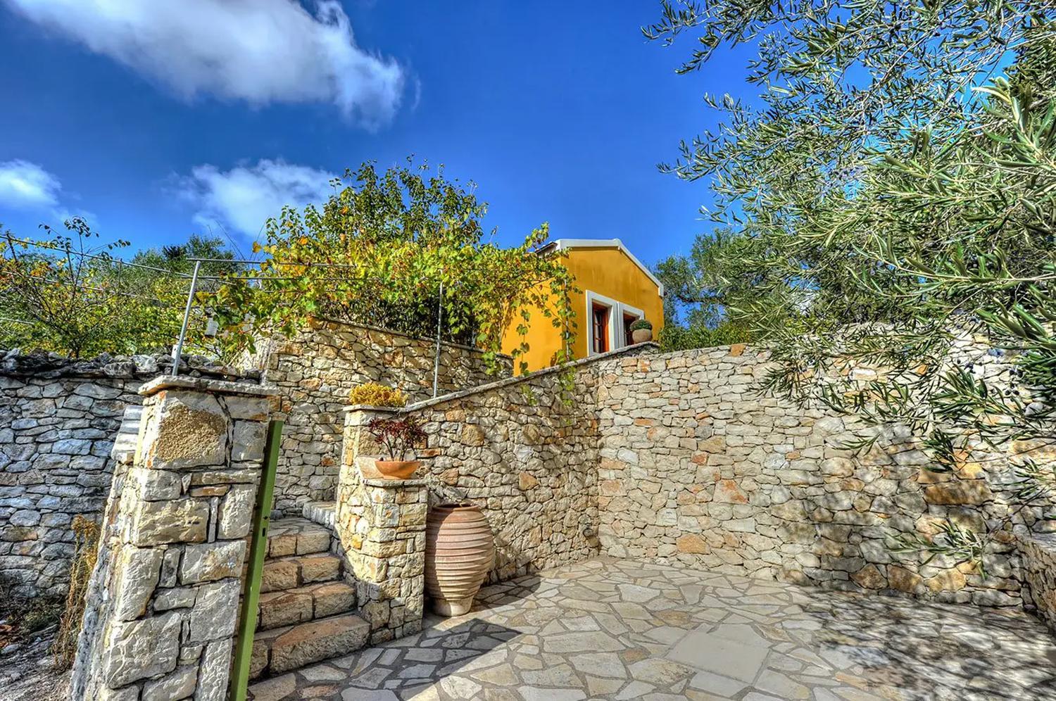Agathi Cottage, Paxos Loggos - Villas to Rent with Private Pool